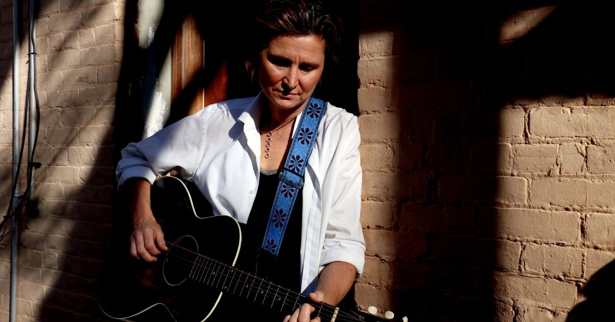 ALBUM REVIEW: ANNIE KEATING -- 'BRISTOL COUNTY TIDES'